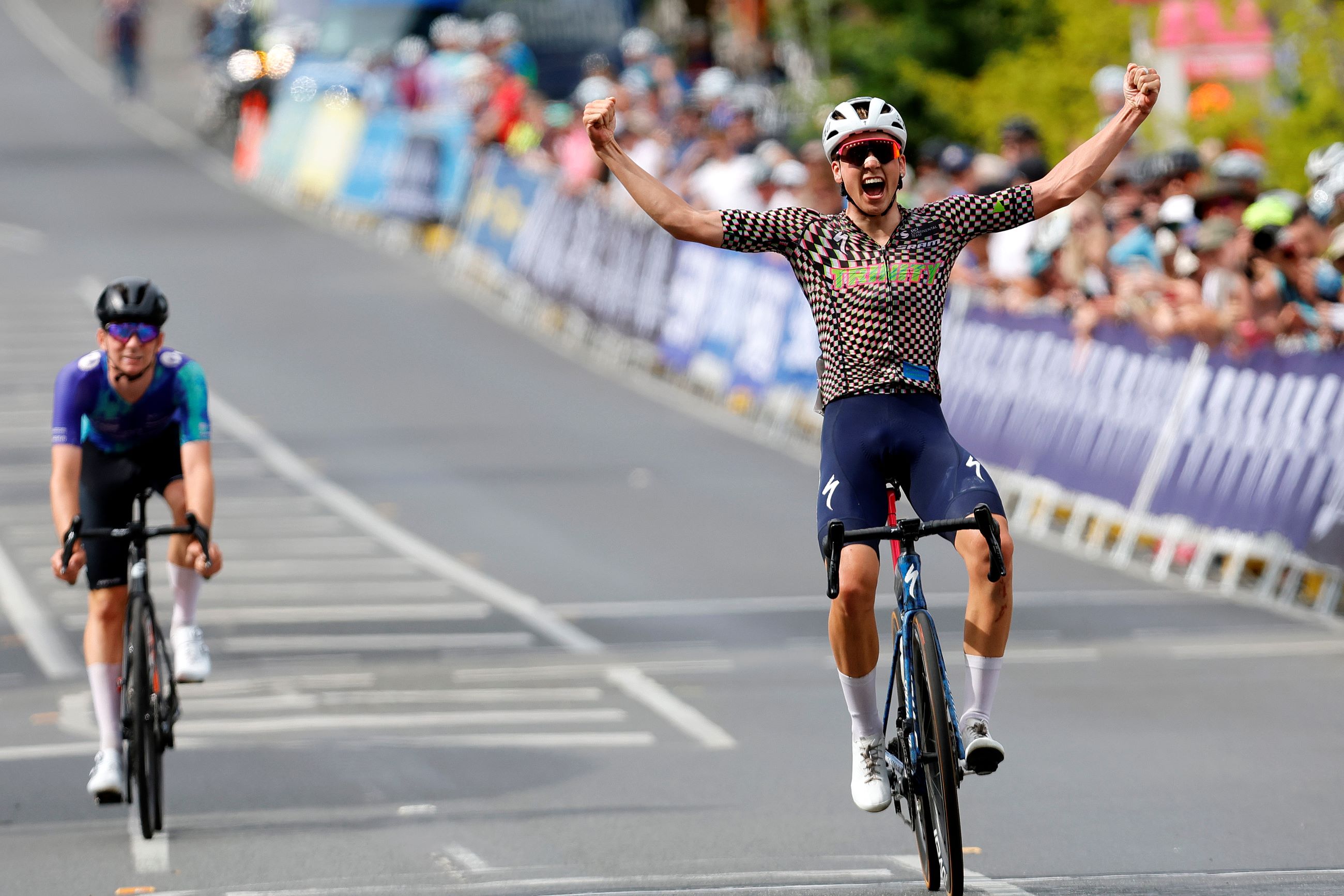 Fergus Browning shakes off hit-and-run to win U23 thriller | Road Nationals