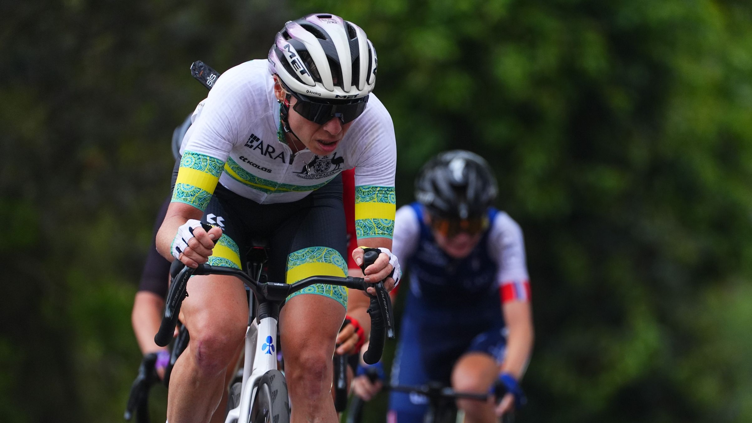 Aussie women show fighting spirit in brutal elite road race | ARA ...
